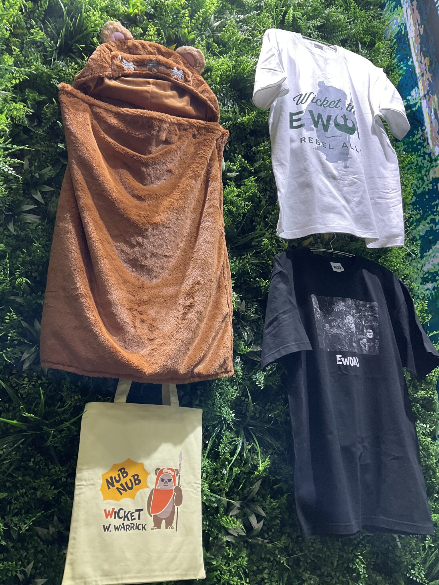 Happyくじ / STAR WARS™『EWOKS』2月6日発売！イウォークをフィーチャーしたくじが登場、ウィケットのBIGぬいぐるみも ...